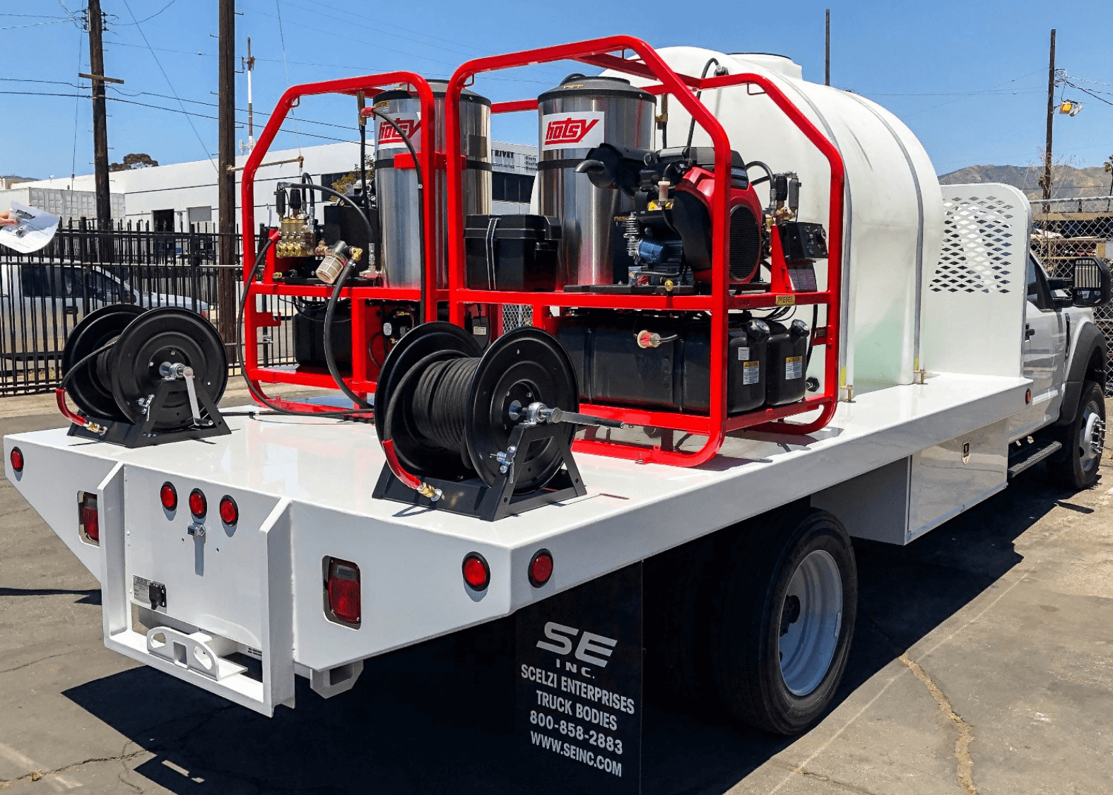 Trailer Mounted Pressure Washer Los Angeles | Universal Trailer